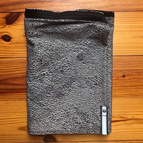 lululemon athletica | Accessories | Lululemon Vinyasa Infinity Scarf ...